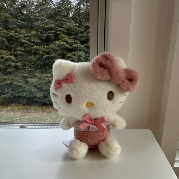Sanrio | Toys | Nwt Hello Kitty Sanrio Characters Soft Frilly Nuance ...